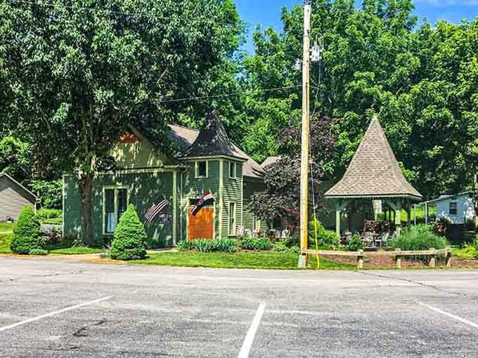 Victorian homes turned inns offer accommodations with character that chain hotels can only dream about achieving someday.
