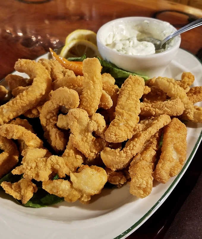 Golden fried clams piled high with tartar sauce, proving that landlocked Oregon knows its way around seafood just fine.