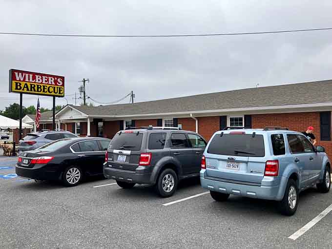 A full parking lot at a barbecue joint is never a warning, it's a recommendation you should heed.