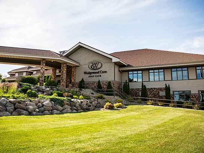 Wedgewood Cove's clubhouse welcomes golfers with the promise of challenging holes and post-round camaraderie that follows.