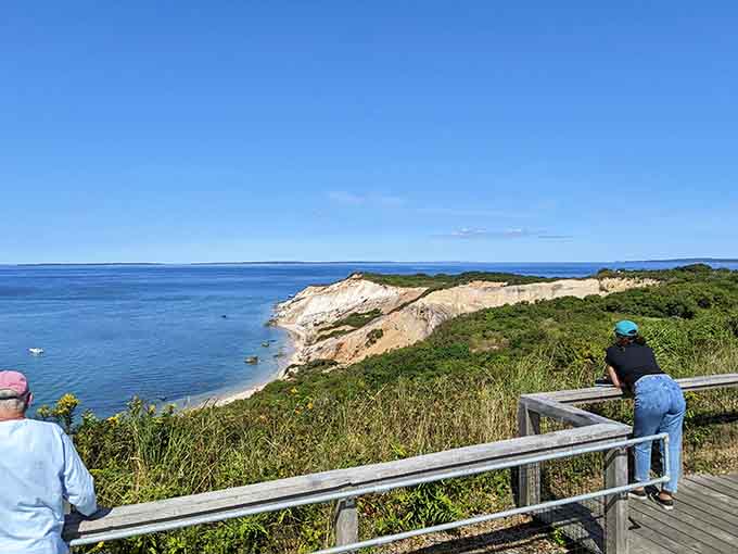 Visitors lean against railings, mesmerized by cliffs that look more Arizona than Massachusetts.
