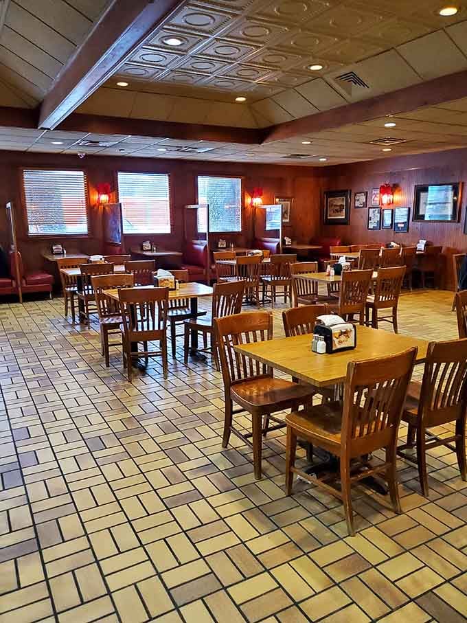 Comfortable booths and warm lighting create the perfect setting for serious rib-eating contemplation time.