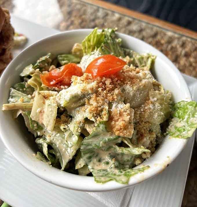 Even the salads here get the coastal treatment with fresh ingredients and generous portions throughout.