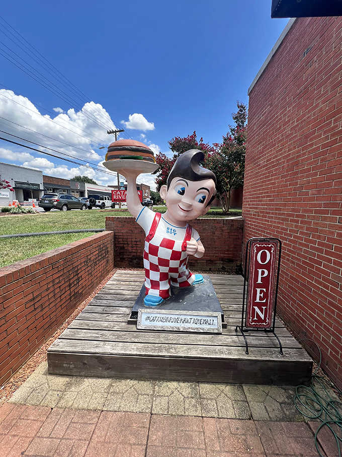 Big Boy greets visitors outside with his eternal burger-hoisting enthusiasm, a cheerful ambassador for treasures awaiting inside.