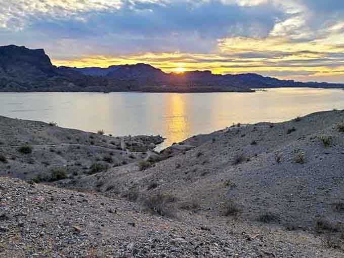 Sunset over Lake Havasu: nature's daily reminder that you live somewhere absolutely spectacular and shouldn't forget it.