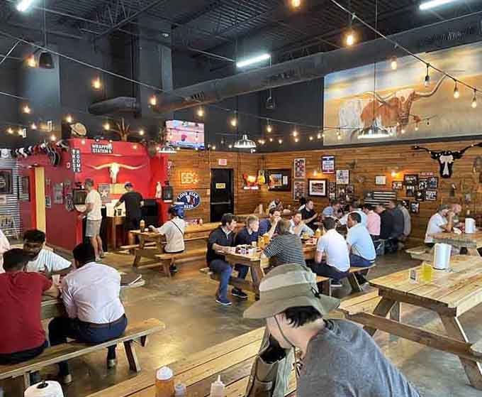 A full house of happy diners means you've found the right place, even if it means waiting a bit.