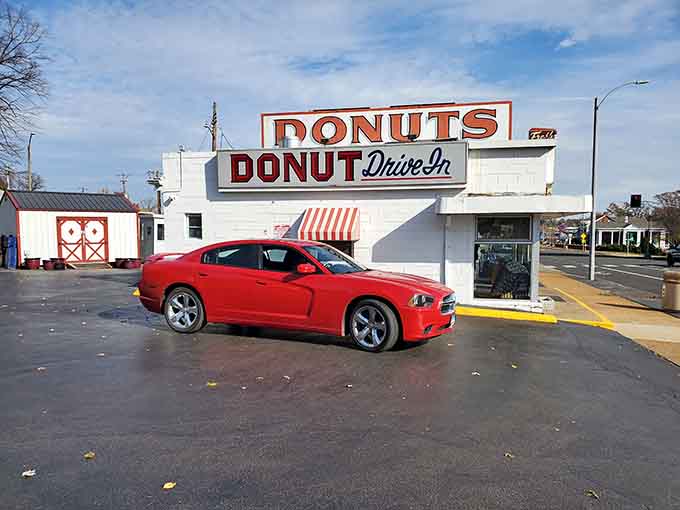 Classic cars and classic donuts belong together like coffee and cream, perfectly matched through the decades.