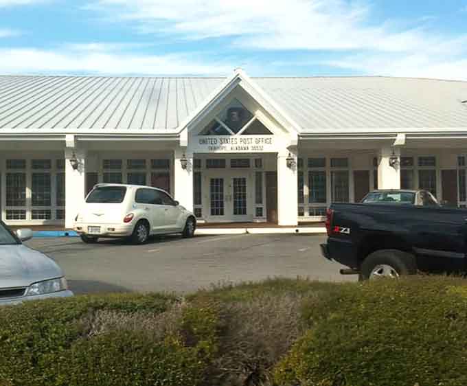 Even the post office looks like it belongs in a more gracious era when buildings had character.