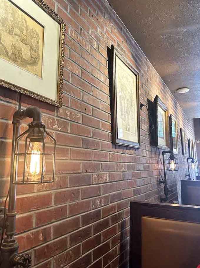 The vintage keg sign glowing at night is like a beacon calling hungry people to burger paradise below.