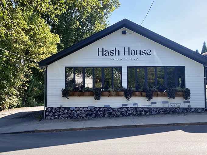 Hash House's clean white exterior and flower boxes promise the kind of welcoming atmosphere that makes regulars out of first-timers.