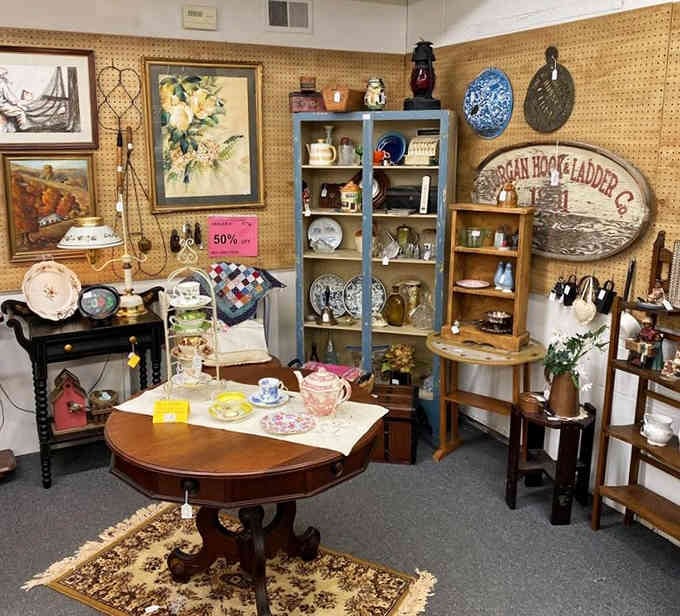 Fine china and vintage d&eacute;cor arranged so beautifully you'll want to redecorate immediately after leaving here.