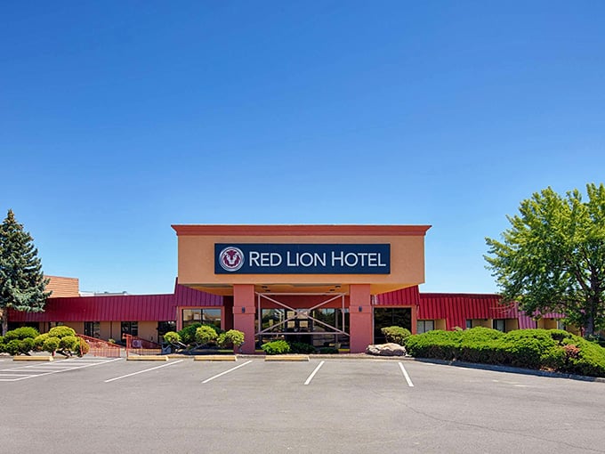 The Red Lion provides comfortable accommodations at prices that won't make your accountant weep uncontrollably.