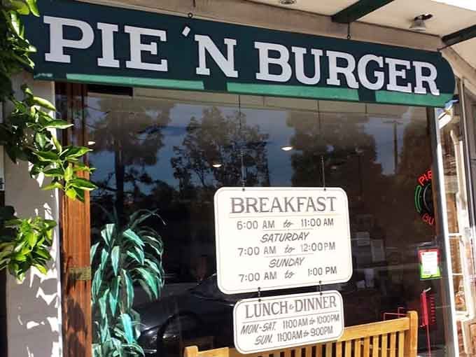 Hours posted clearly because when you're this good, people need to know exactly when they can get fed.