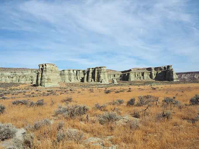 Autumn brings warm tones to the high desert, complementing the natural palette of these magnificent geological sculptures perfectly.