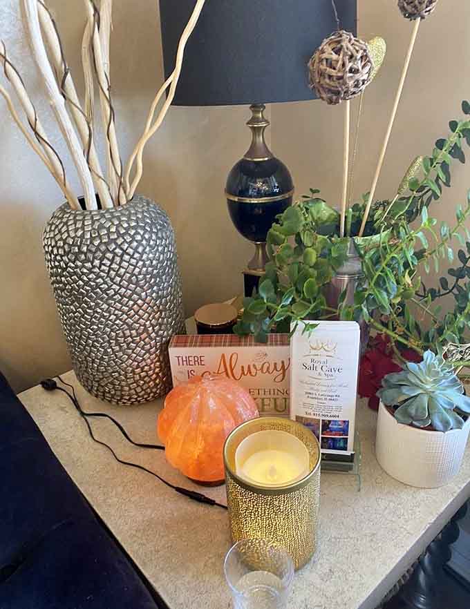 Royal Salt Cave & Spa's thoughtful touches like Himalayan salt lamps create warmth that goes beyond mere temperature and into soul territory.