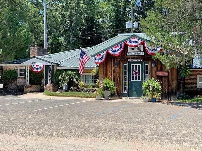 The Tally-Ho Restaurant serves up Southern hospitality in a building that's seen generations of hungry diners come through.