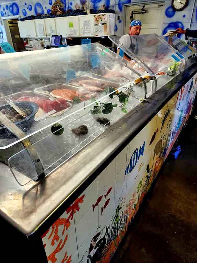 Fresh seafood displayed like edible treasures, straight from Gulf waters to your plate faster than you can say grouper sandwich.