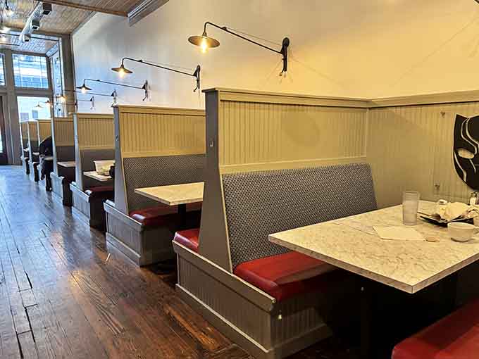 Booth seating that's comfortable enough for lingering over coffee while debating Marvel versus DC with your tablemates.