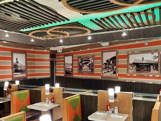 Vintage photographs reminding you that diners have been feeding America breakfast since before breakfast became brunch.