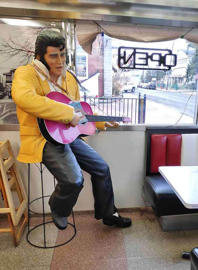 Even Elvis knows good breakfast when he sees it, which is why he's permanently stationed here.