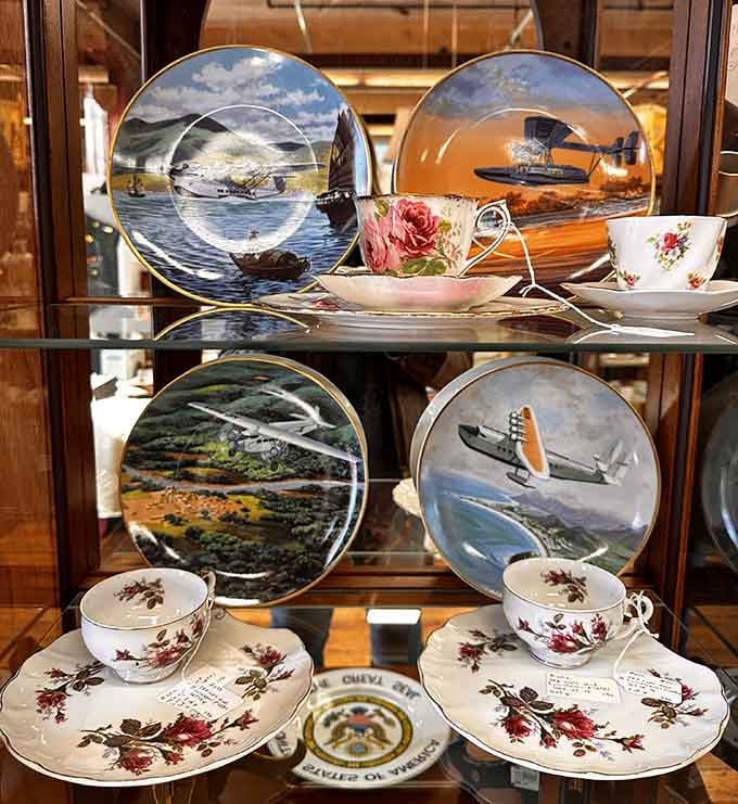 These decorative plates featuring everything from florals to fighter planes prove that dinnerware used to have serious personality and panache.