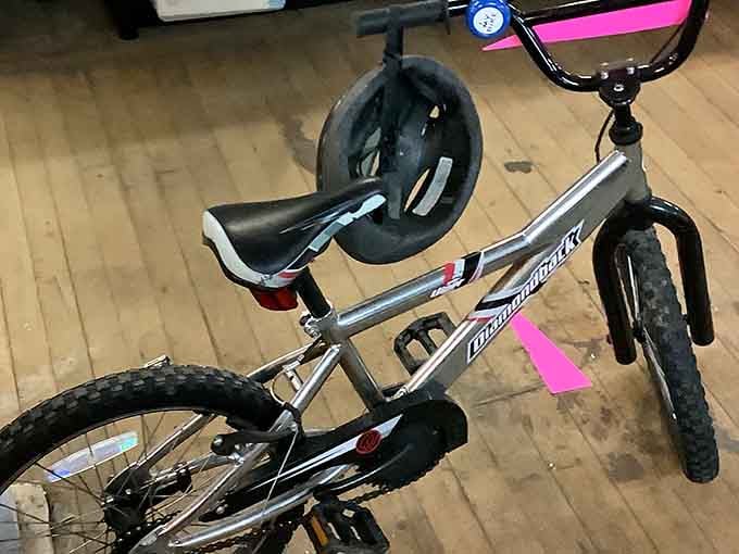 A perfectly good bike waiting for its next adventure, because kids grow faster than their wheels wear out.