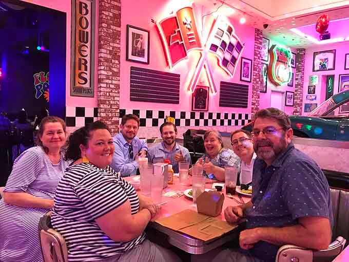 Families creating memories over milkshakes and burgers&mdash;this is what dining out looked like before everyone stared at phones constantly.