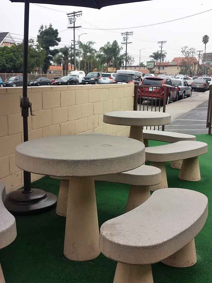 Outdoor seating with umbrellas lets you enjoy your barbecue feast while soaking up that California sunshine.