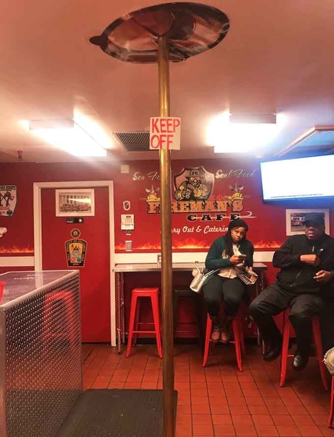 Locals know this spot delivers quality worth waiting for, even during the busiest lunch and dinner rushes.