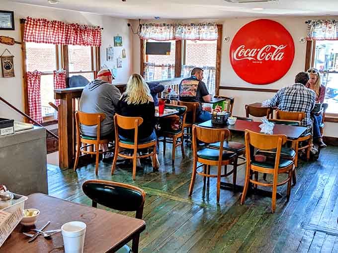 When the dining room fills up like this, you know the locals have spoken about quality.