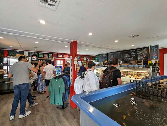 When there's a line of people waiting, you know you're in the right place&mdash;misery loves company, deliciousness loves crowds.