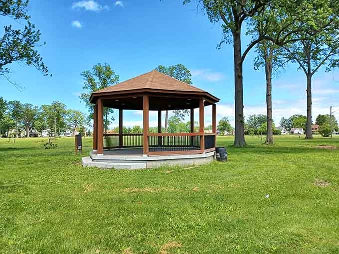 Oakwood Park's pavilion welcomes picnics and gatherings in green spaces that don't charge admission or require reservations.