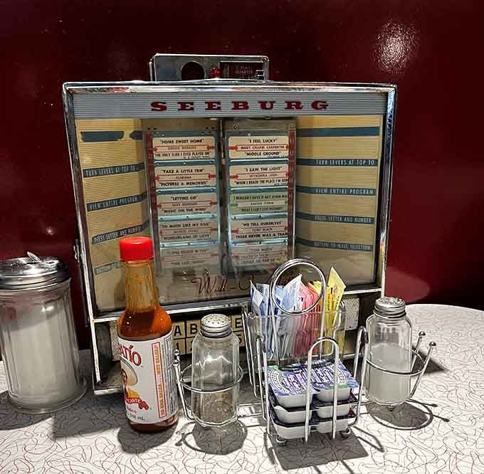 Tabletop jukeboxes at every booth let you pick the soundtrack to your meal, just like the good old days.