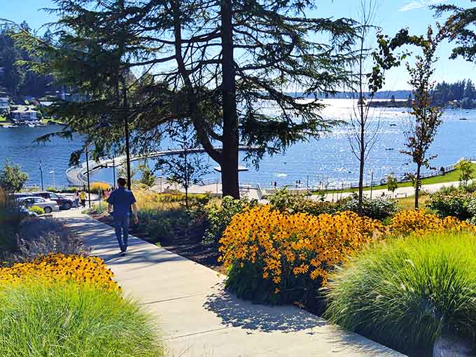A walking path lined with flowers that leads to water views? Someone really thought this whole thing through.