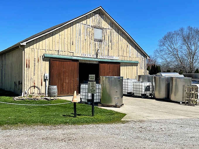 Working vineyards and distilleries dot the countryside, because Kentucky takes its beverages very seriously indeed.