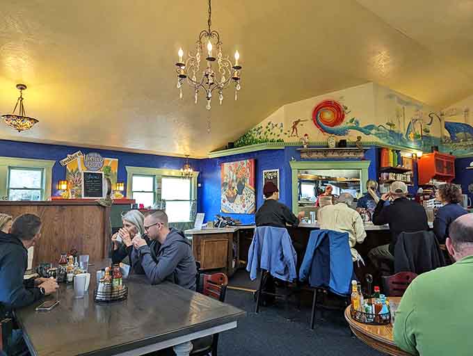 A full house of happy diners is always the best endorsement any restaurant could ask for.