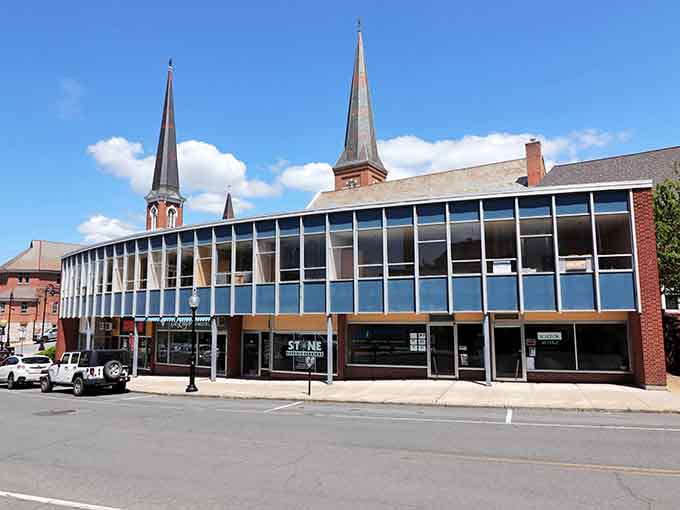 Mid-century modern meets small-town charm in a building that proves good design never really goes out of style, does it?
