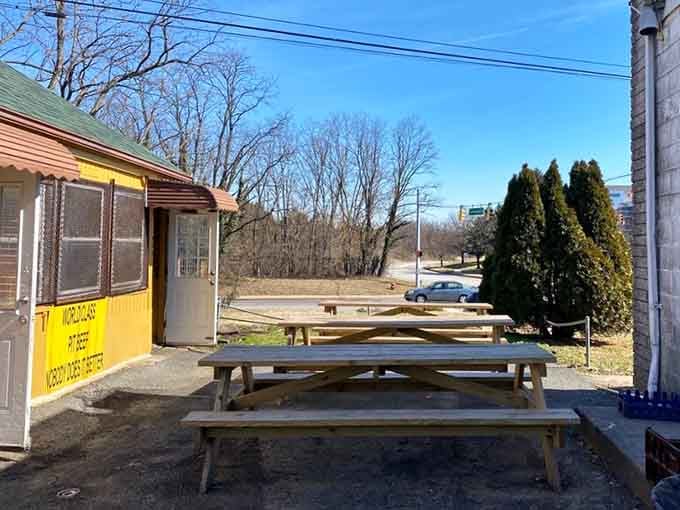 Picnic tables outside mean you can enjoy your sandwich al fresco, weather permitting and appetite always willing.