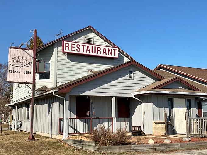 Classic Wisconsin supper club vibes meet small-town hospitality, where good food and friendly service never go out of fashion.