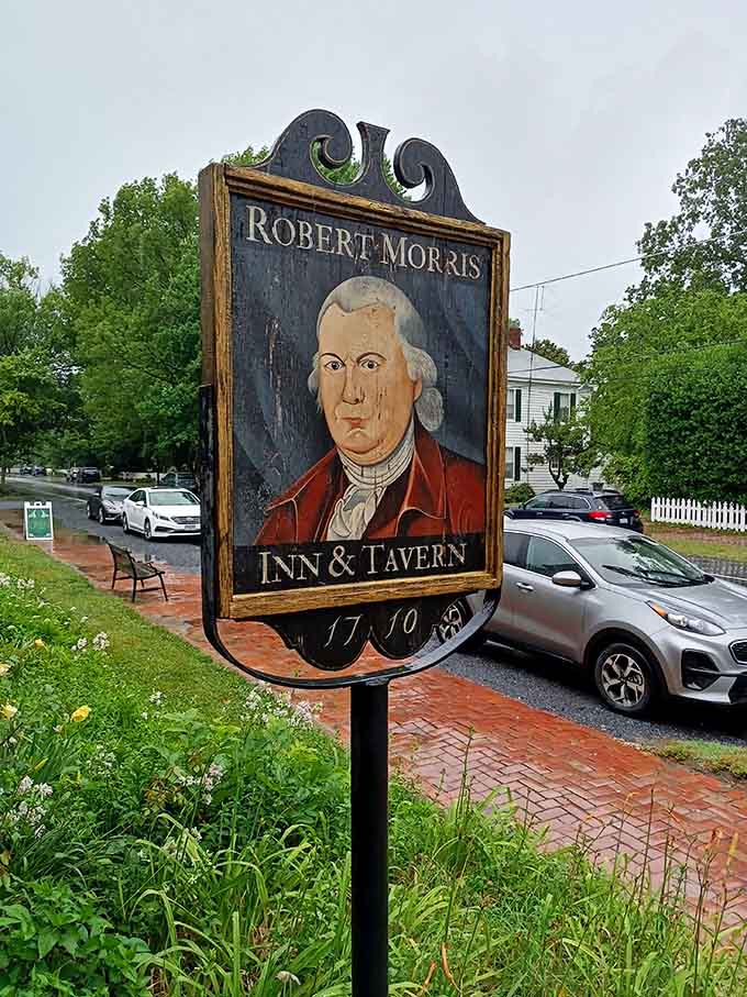 Robert Morris stares down from his sign, probably wondering why we're not all wearing powdered wigs anymore.