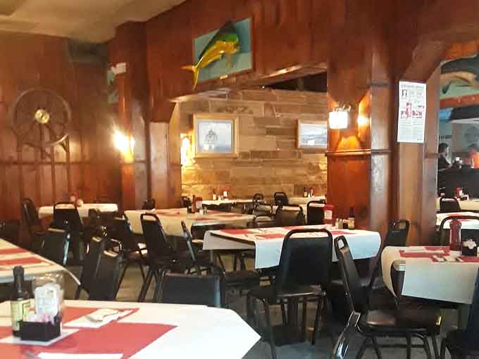 Multiple dining rooms mean there's always space for one more family ready to crack shells and make memories together.