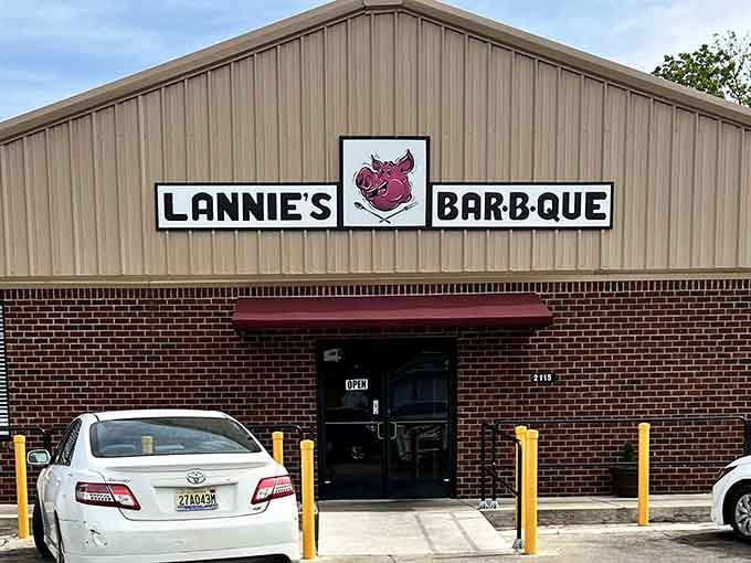 When a barbecue joint puts a smiling pig on the sign, you know they're not taking themselves too seriously.