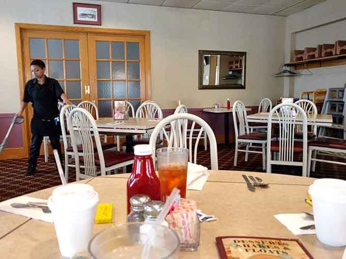 Simple tables, comfortable chairs, and good food: sometimes the best dining experiences don't need fancy decorations or pretentious atmosphere.