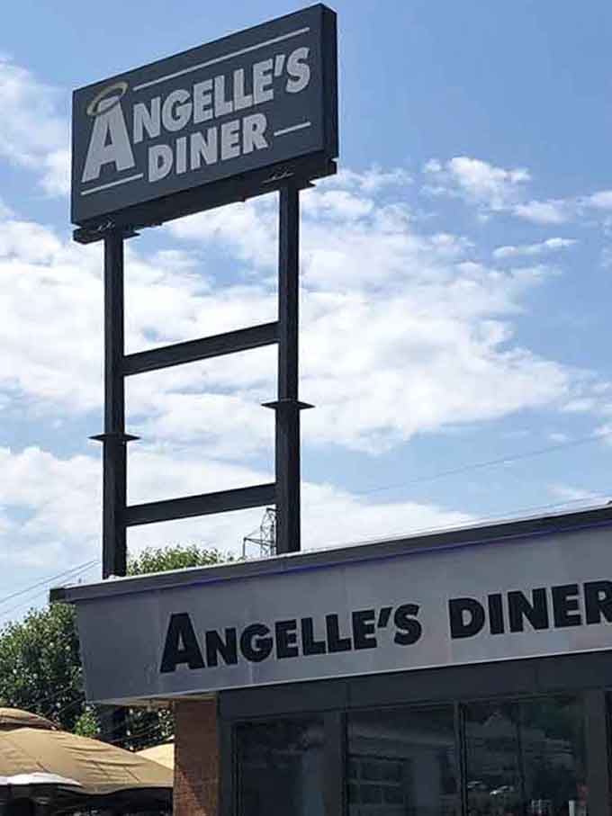 That tall sign makes sure you won't miss your exit, because missing this place would be a tragedy nobody should have to endure.