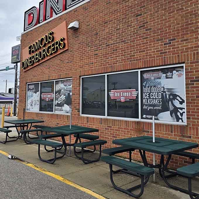 Outdoor seating for those perfect Illinois days when fresh air makes everything taste even better somehow.