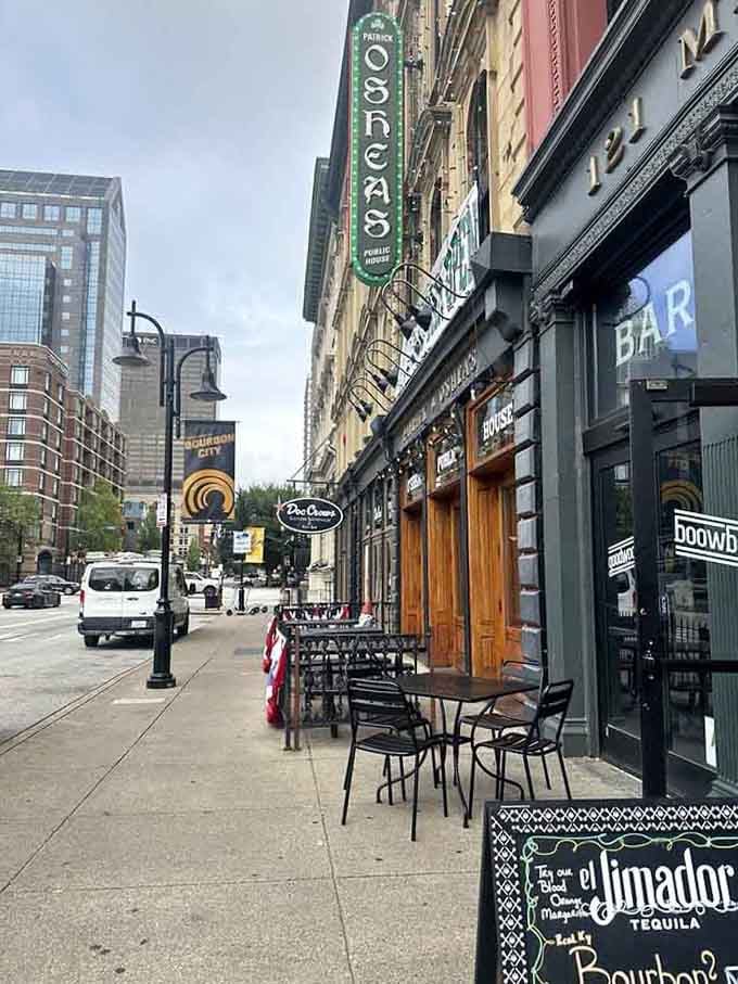 Main Street sidewalk seating lets you people-watch while contemplating whether to order another round of those smoked wings you loved.