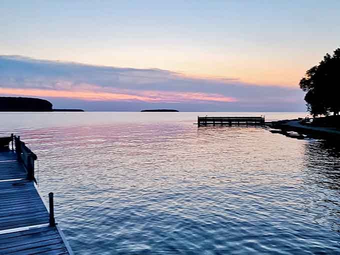 Harborside views at dusk paint the sky in pastels that would make any artist weep with envy.