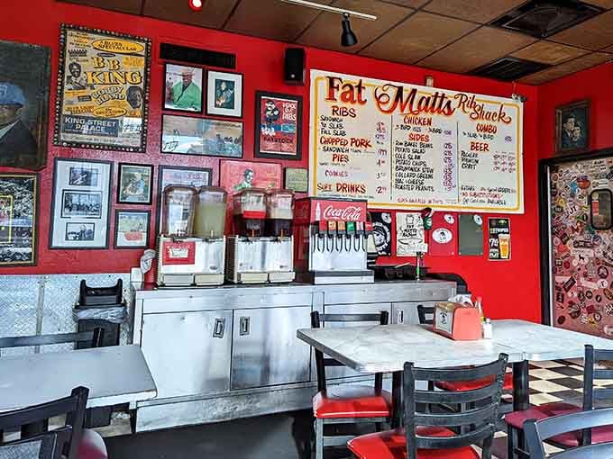 Self-serve drinks mean more time focusing on what really matters: those ribs waiting on your plate.