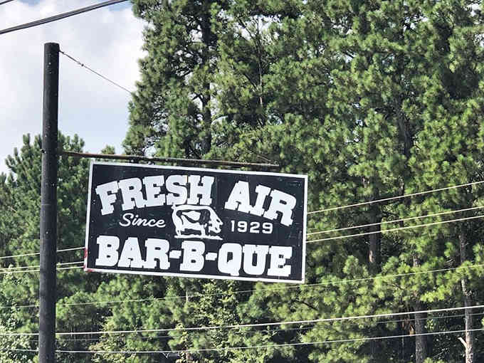 When your sign has been pointing hungry travelers in the right direction since the Great Depression, you're doing something right.