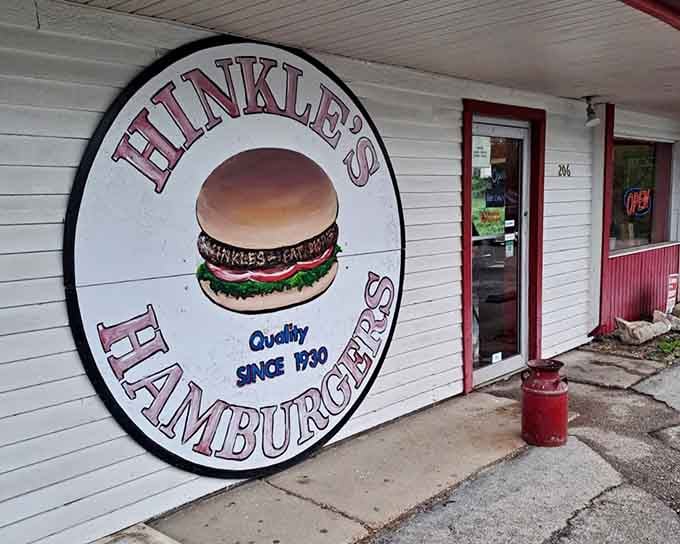 That painted burger on the wall has been welcoming hungry souls for decades&mdash;a beacon of hope for the perpetually famished.